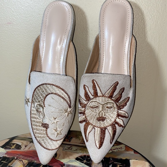 Shoes | Tilocow Chic Sun And Moon Embroidered Suede Fashionable Tan ...